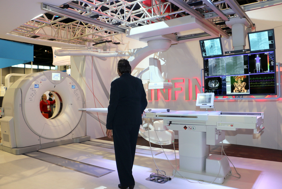 メディカルwatch » Blog Archive » INFINIX 4DCT ANGIO SUITE